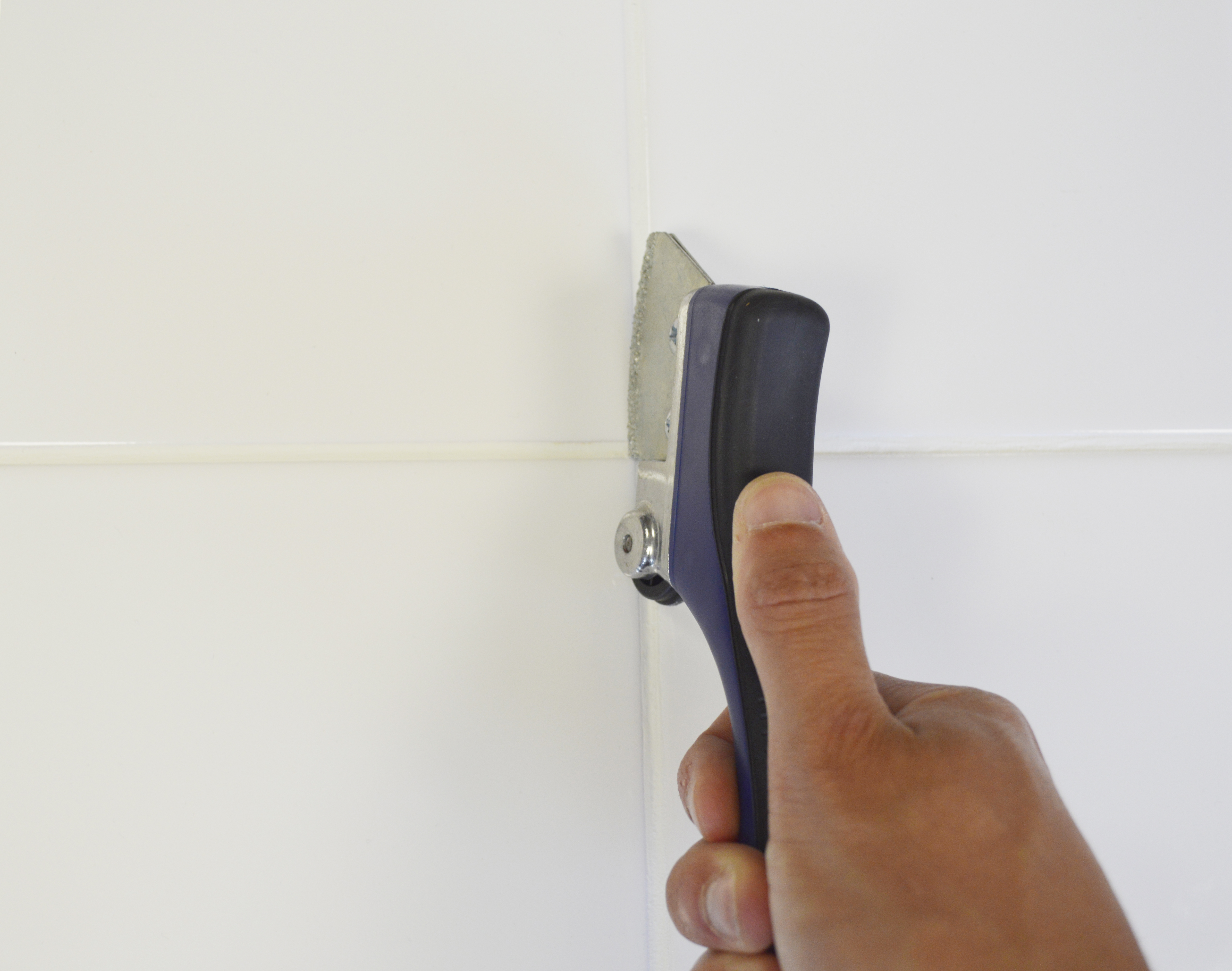 Grout Rake with Guide Wheel | Vitrex